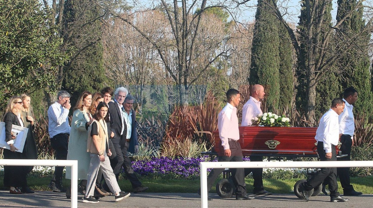 Así fue el funeral de Magdalena Ruiz Guiñazú: la tristeza de sus seres ...