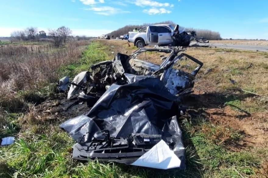 Volvían de un velorio y los chocaron en la ruta: murieron tres personas y le amputaron un brazo ...