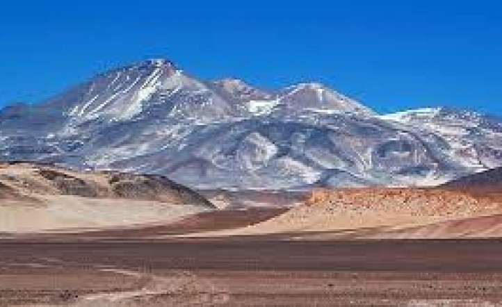 Un Mundo Inmenso | Ojos del Salado, el volcán más alto del mundo ...